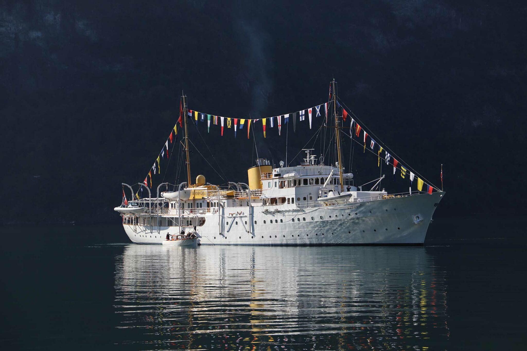 Fabelaktig folkefest i Fjord - Storfjordnytt